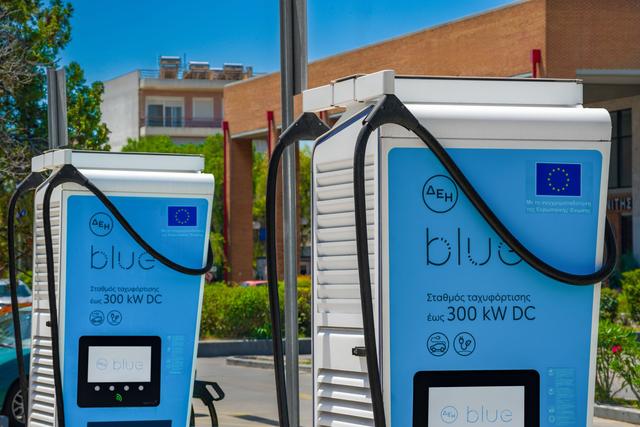 DEI blue: European funding for the installation of fast charging points